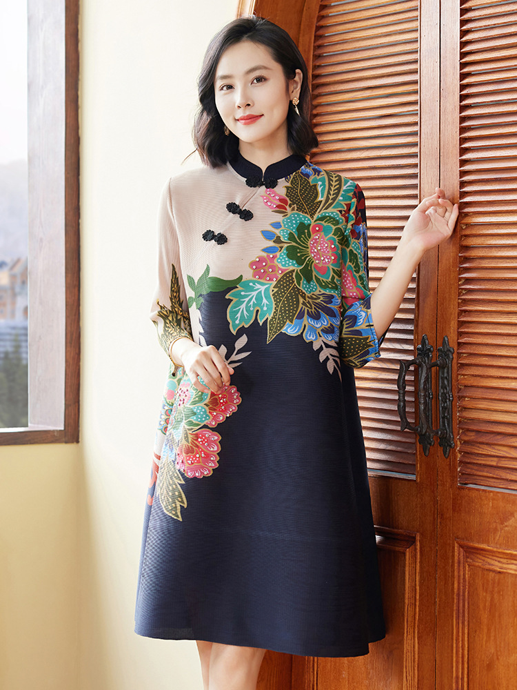 Plus Size Batik Floral Pleats Cheongsam – Pluspreorder