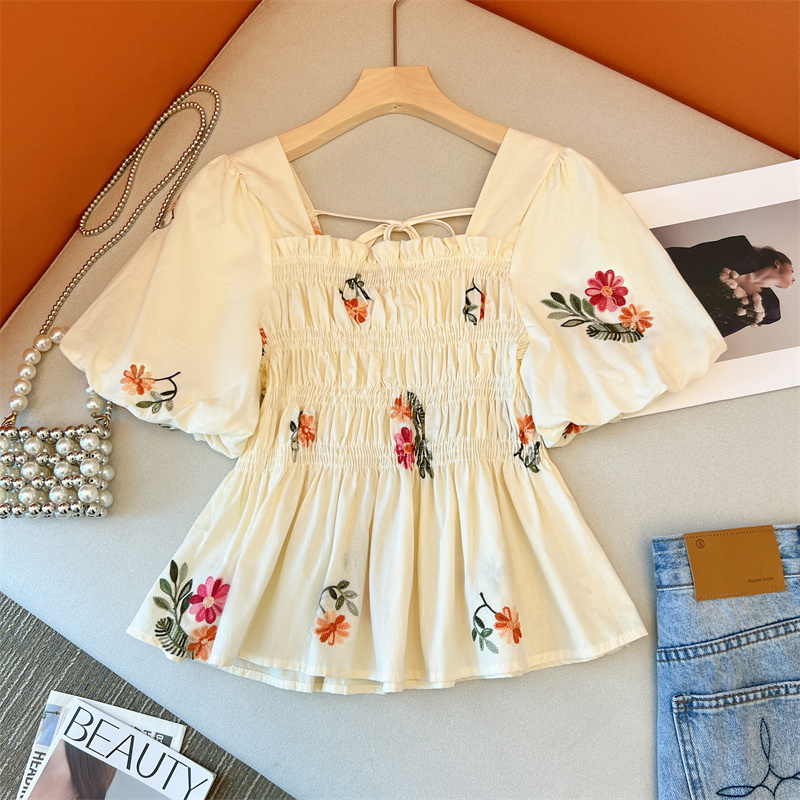 Plus Size Floral Embroidery Scrunch Blouse – Pluspreorder